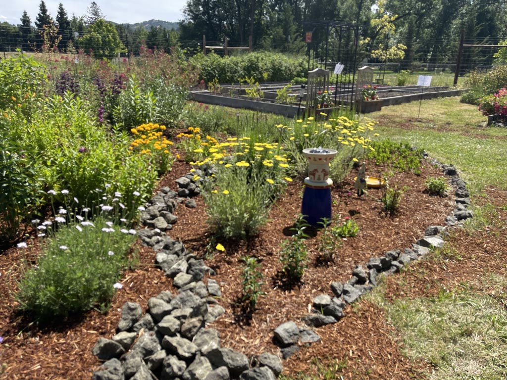 Spring Garden Tour 2024 – League of Women Voters of the Umpqua Valley
